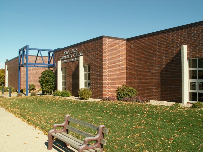 The ILCC Student Services Center Estherville • Christensen Construction ...