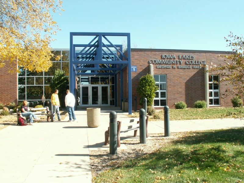 The ILCC Student Services Center Estherville • Christensen Construction ...